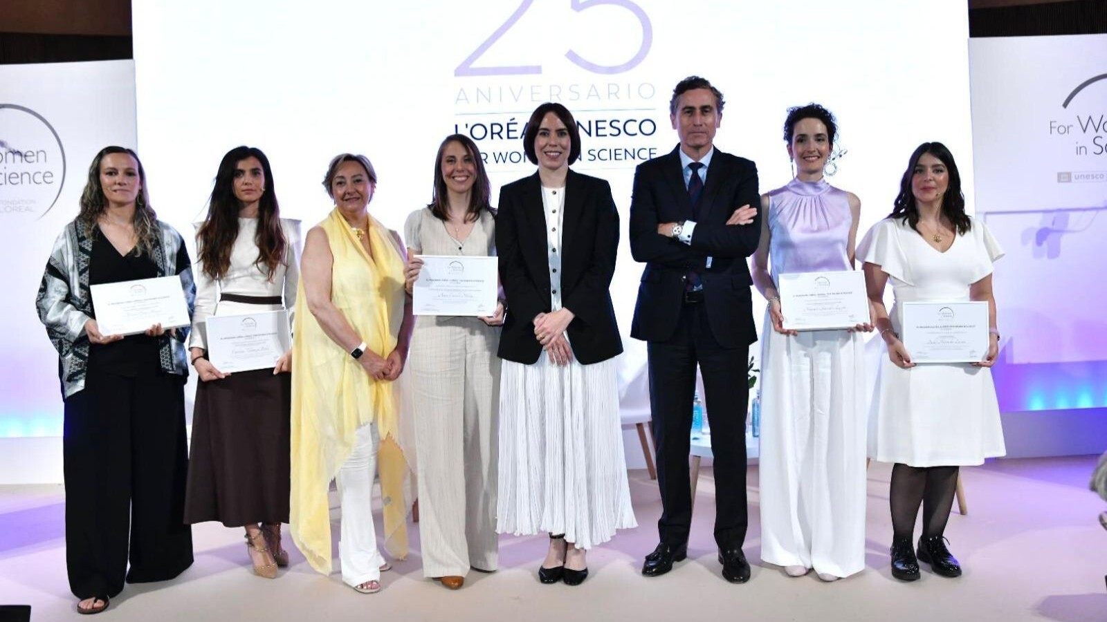 Isabel Abánades (ICMol) gana uno de los Premios a la Investigación L'Oréal-Unesco "For Women in ...